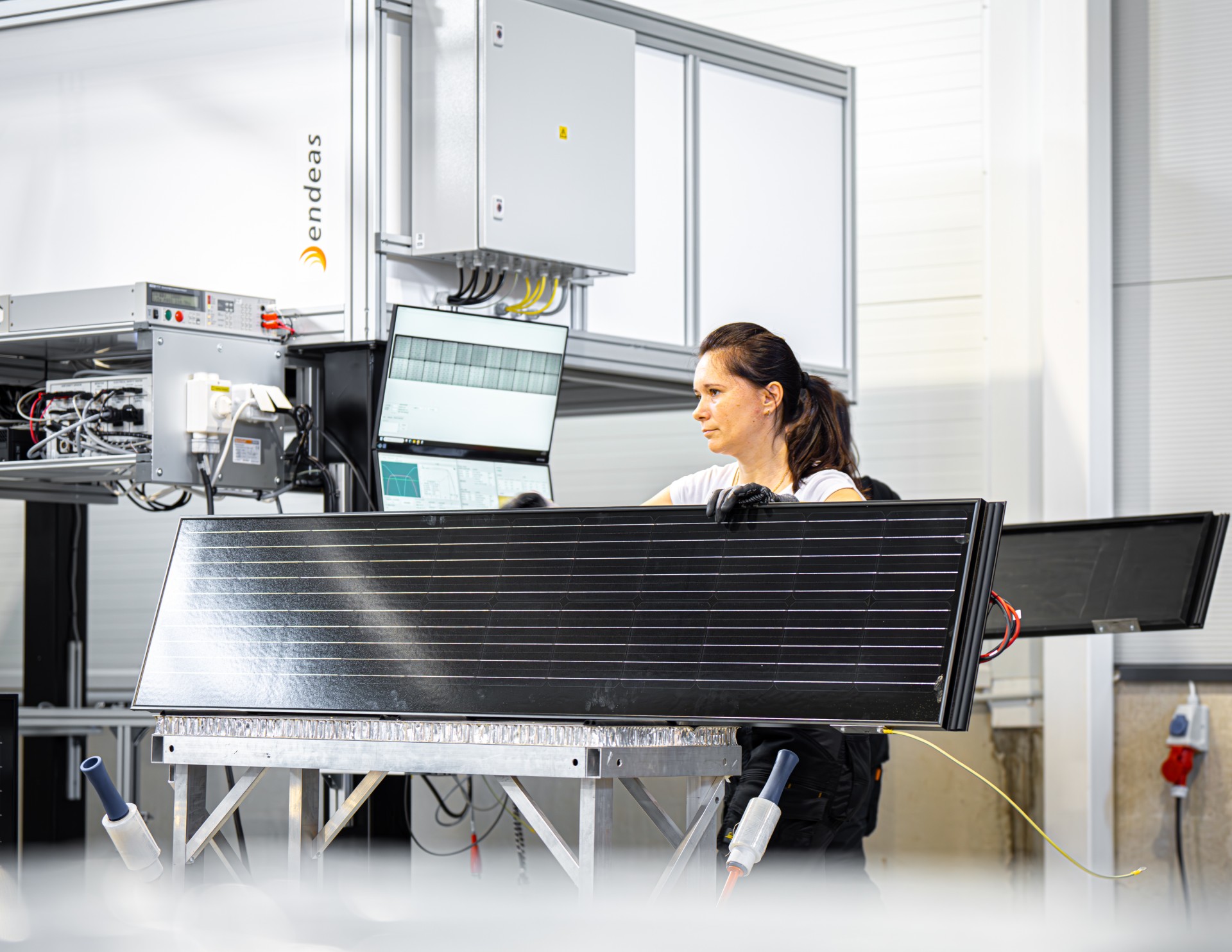 Solarstone eröffnet Europas größte Fabrik für die GiPV-Produktion
