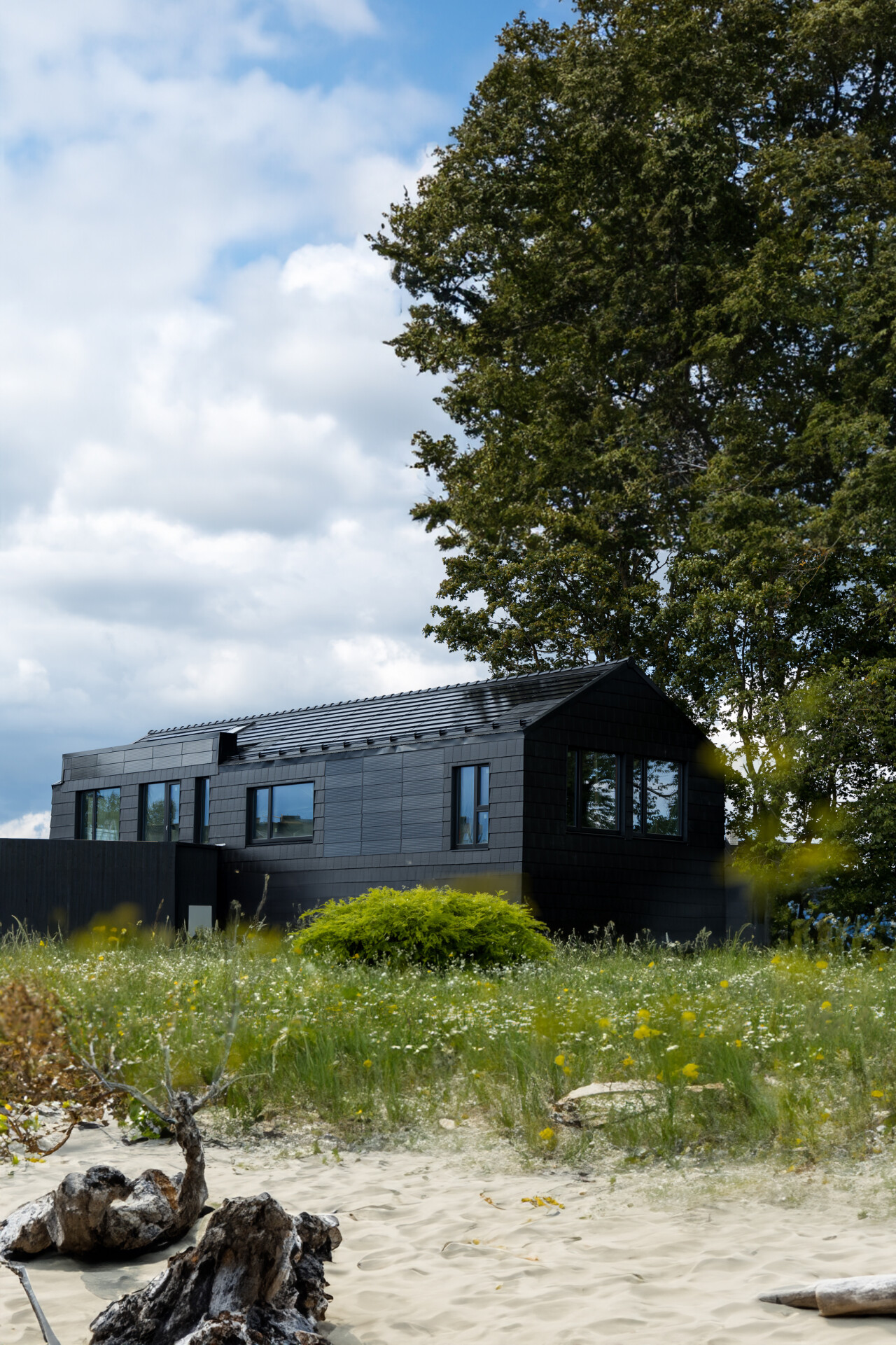 Celebrating a Milestone: Solarstone's 1000th Solar Roof Installation