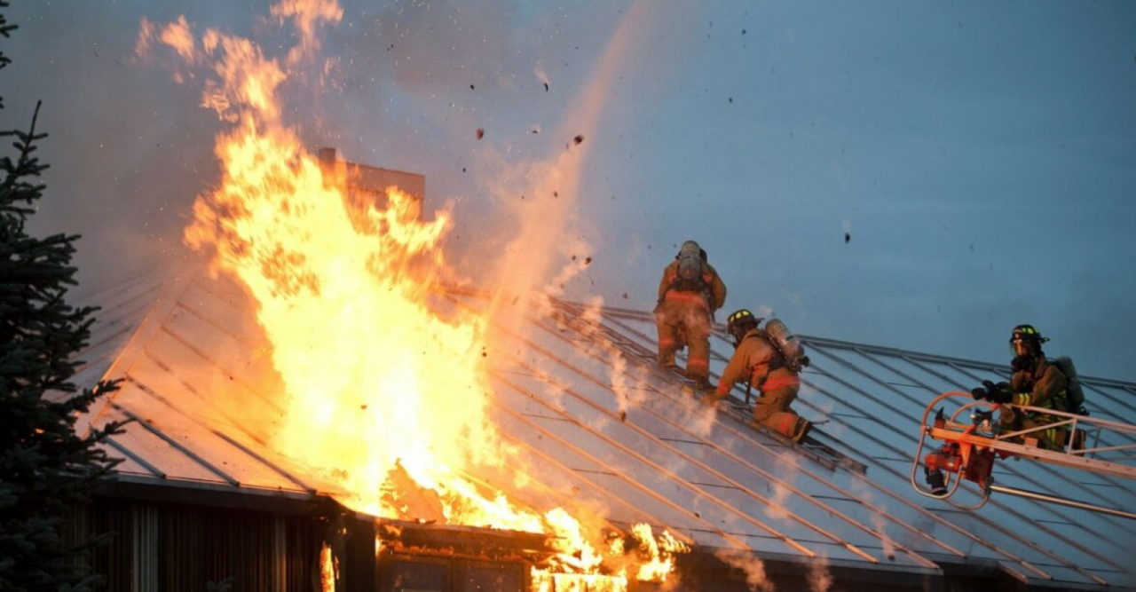 How to Prevent Solar Rooftop Fires with an Arc Fault Circuit ...